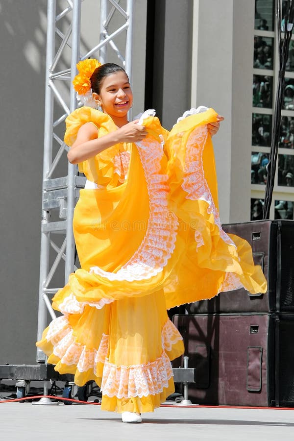 Fille colombienne photo éditorial. Image du concours - 19012901