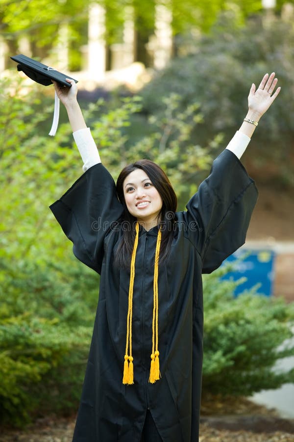 Fille de graduation image stock. Image du graduation, asiatique - 9157615