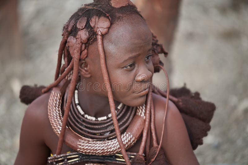 Fille de Himba photo éditorial. Image du femelle, cheveu - 22676031