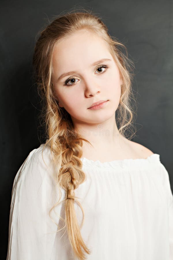 Fille De Ladolescence Mignonne Image Stock Image Du Adolescent
