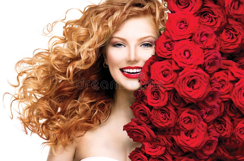 Fille De Mannequin Avec Les Cheveux Rouges Photo stock - Image du ...