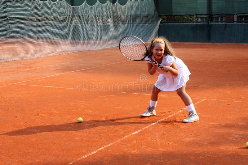 Fille de tennis image stock. Image du libre, photographie - 14802343