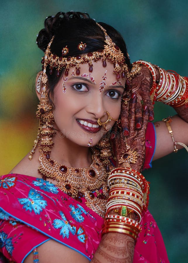 Fille Indienne Traditionnelle Photo stock - Image du beau, assez: 2286860