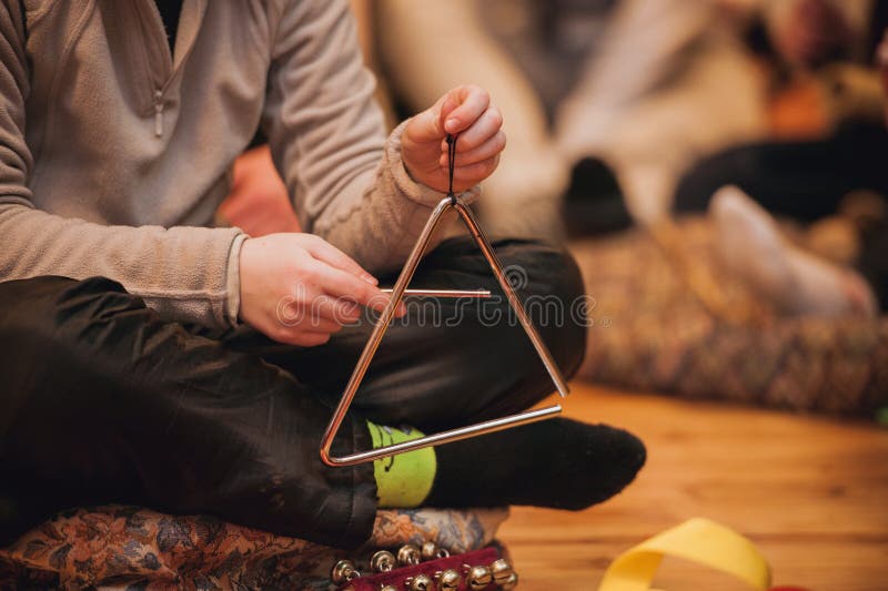 451 Photos de Instrument De Musique De Triangle - Photos de stock ...