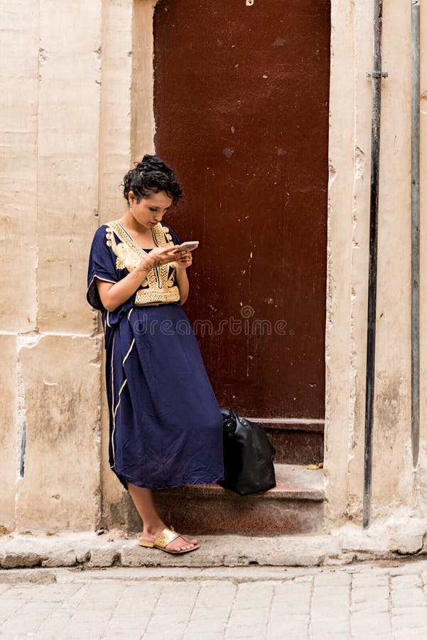 Fille Marocaine Dans FÃ¨s, Maroc Image stock éditorial - Image du ...