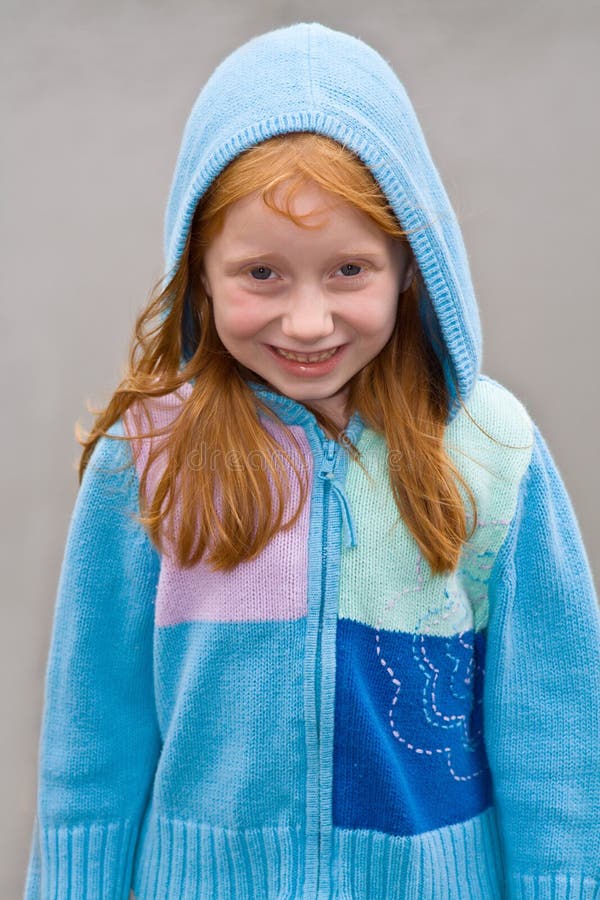 Fille rousse photo stock. Image du roux, visage, enfant - 6936946