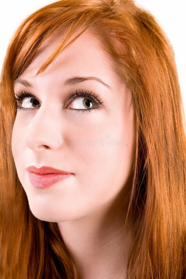 Fille rousse recherchant photo stock. Image du regarder - 4747876