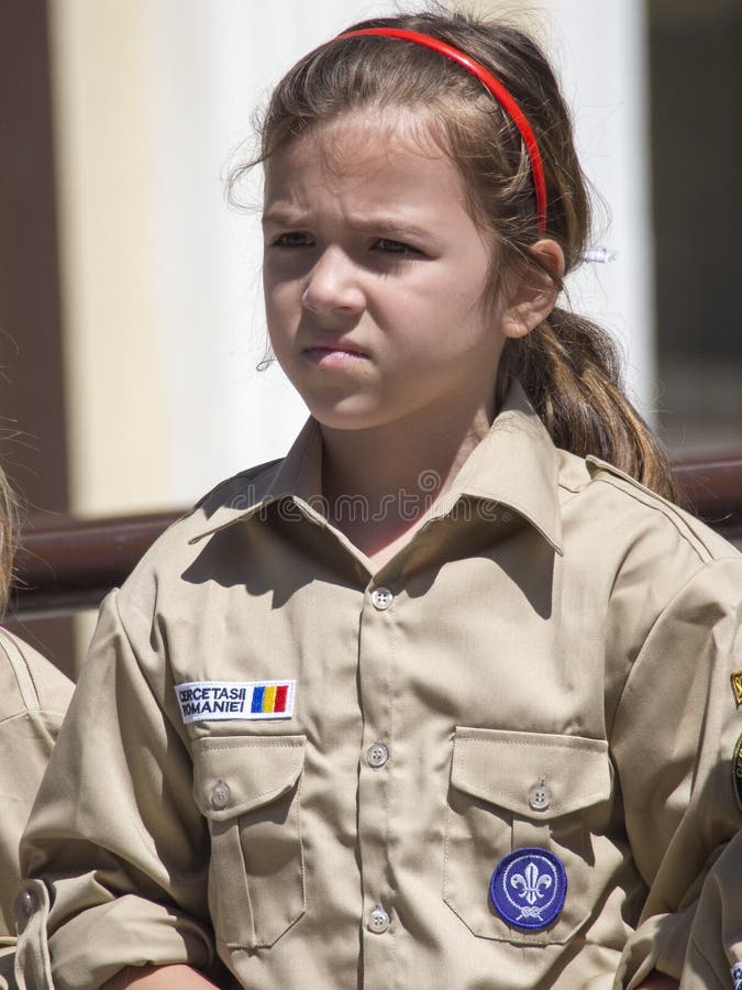 Fille scout photographie éditorial. Image du pièce, nature - 71467707