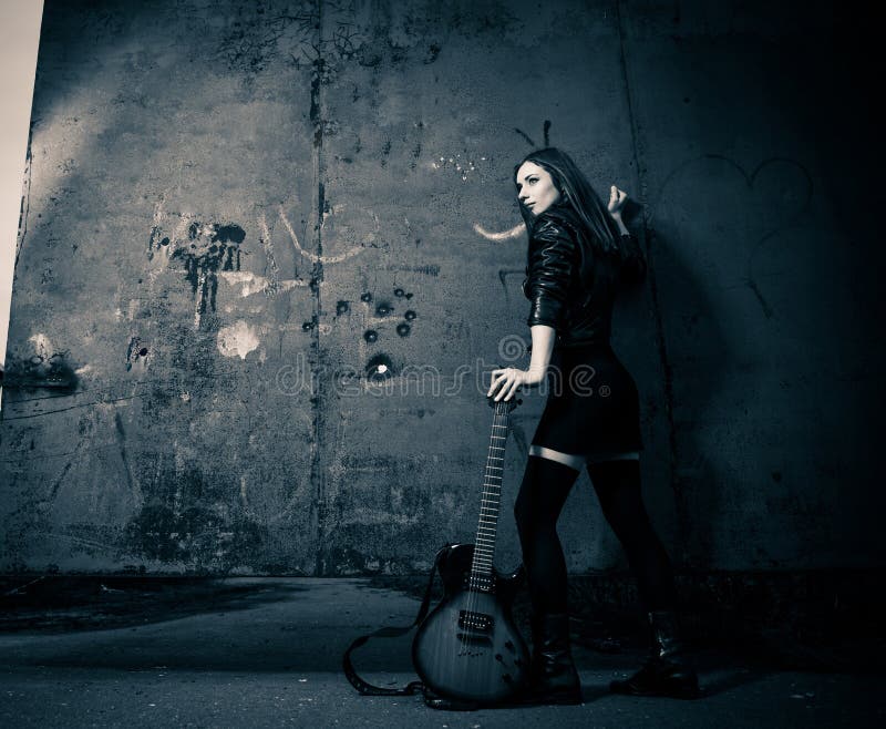 Fille Sexy Avec La Guitare Photo Stock Image Du Personne 35229532