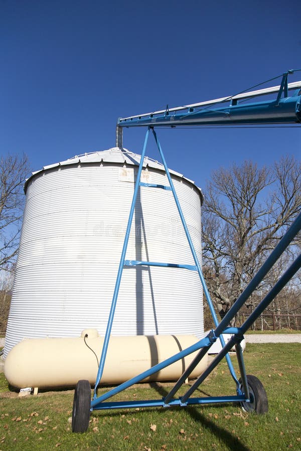 Filling a Grain Silo stock image. Image of farms, ohio - 35158641