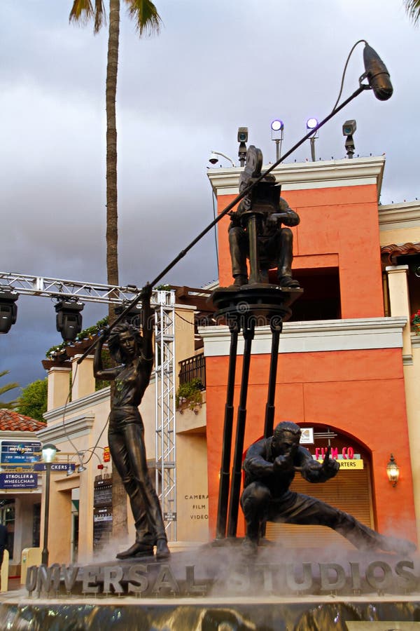 Filmmaker Statue in the Universal Studios Editorial Stock Image - Image ...
