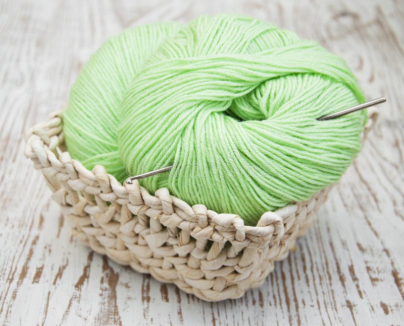 Fils Et Crochet Verts De Noire Photo stock - Image du configuration ...