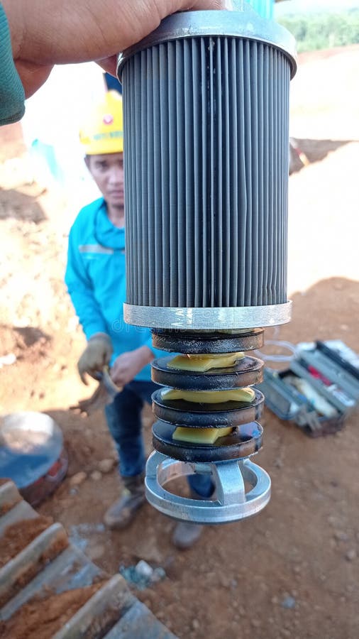 Filter Transmisi Dozer D85ESS Editorial Image - Image of equipment ...