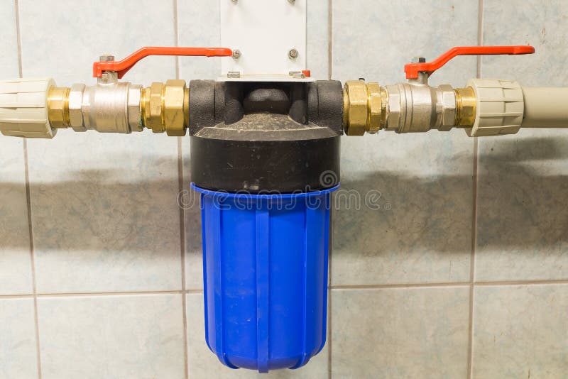 Filtro Da Acqua Per Il Sistema Del Riscaldamento Centrale Su Una Parete ...