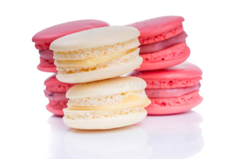 Fin Rouge Et Blanche Savoureuse De Macaron Photo stock - Image du beige ...