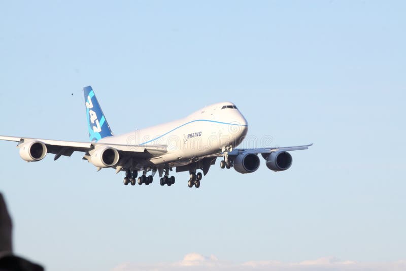 Final approach editorial stock image. Image of landing - 12931674