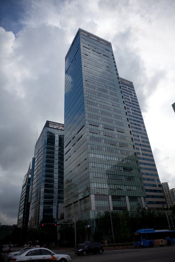 Financial Building editorial photo. Image of town, city - 82422061