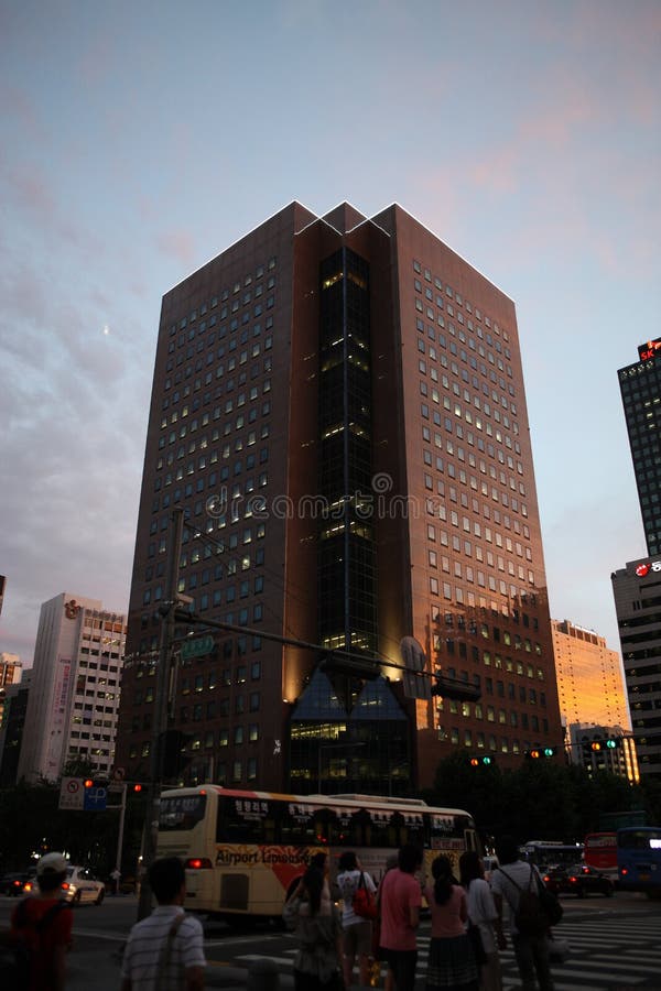 Financial Building editorial photo. Image of asia, public - 82425521