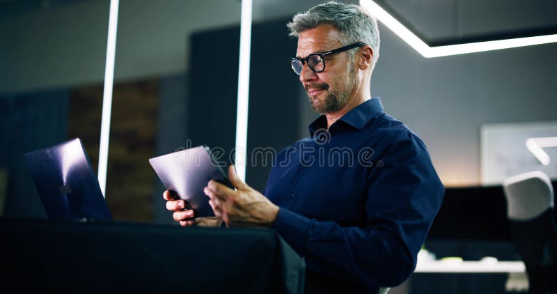 Financial KPI Data Profits Dashboard Stock Image - Image of report ...