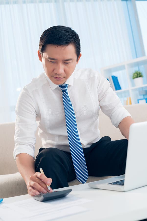 Finanzberater stockbild. Bild von berater, leitprogramm - 34320031