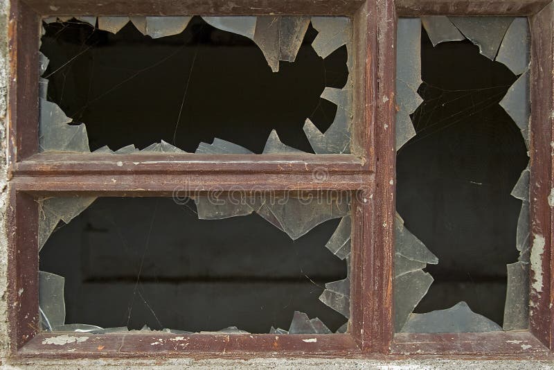 Finestra rotta fotografia stock. Immagine di danneggiato - 2850574