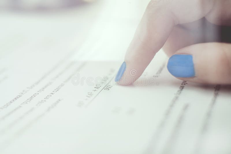 Finger Som Pekar Till Formeln Arkivfoto - Bild av läst, beräkna: 39135248