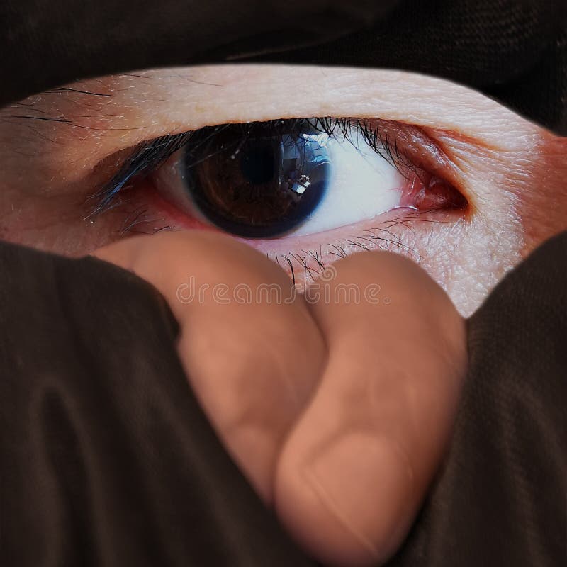 Peeping eye, peeking stock image. Image of hijack, hide - 171855217