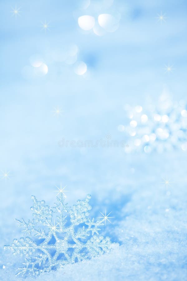 Fiocchi di neve su neve fotografia stock. Immagine di pastello - 26489412