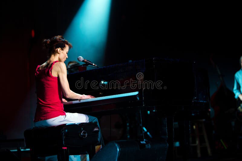 Fiona Apple Concert in Seattle, WA Editorial Stock Image - Image of ...
