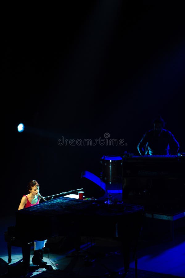 Fiona Apple Concert in Seattle, WA Editorial Photography - Image of ...