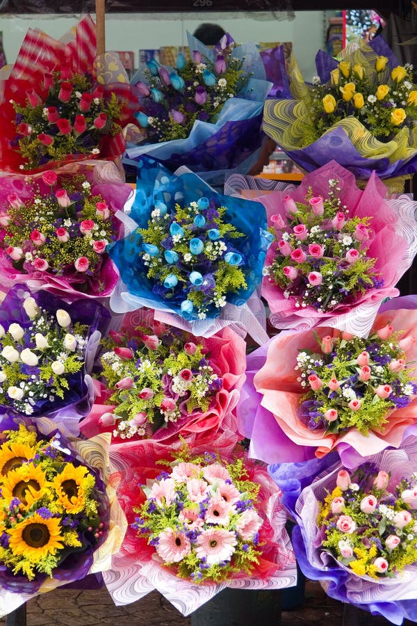 Fiori colorati immagine stock. Immagine di valentina, bellezza - 712407