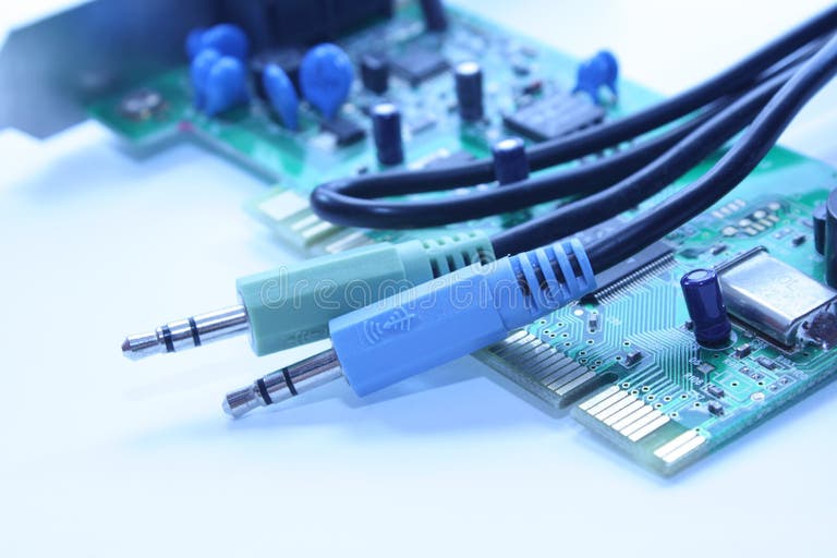 Fios e microplaquetas foto de stock. Imagem de armazenamento - 7107428