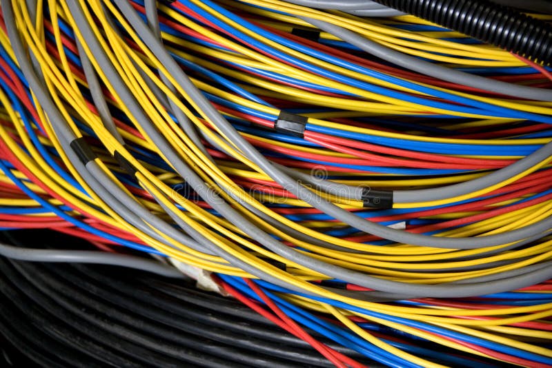 Fios elétricos foto de stock. Imagem de linha, volt, elevado - 5270292