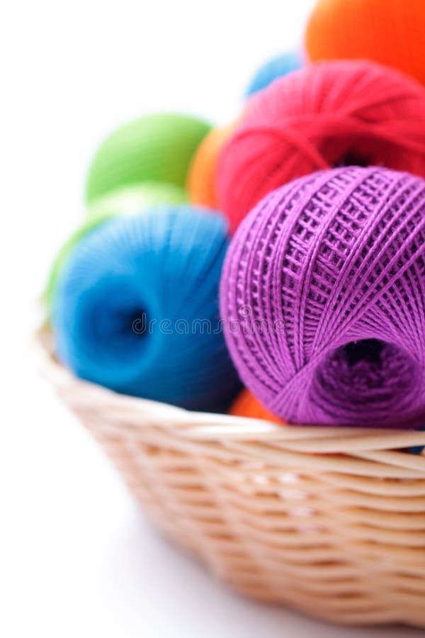 Fios para fazer malha imagem de stock. Imagem de vermelho - 25849949