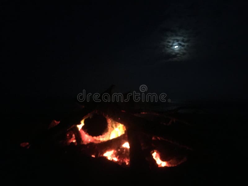 Fire on Beach during Full Moon Rising on Kauai Island, Hawaii. Stock ...