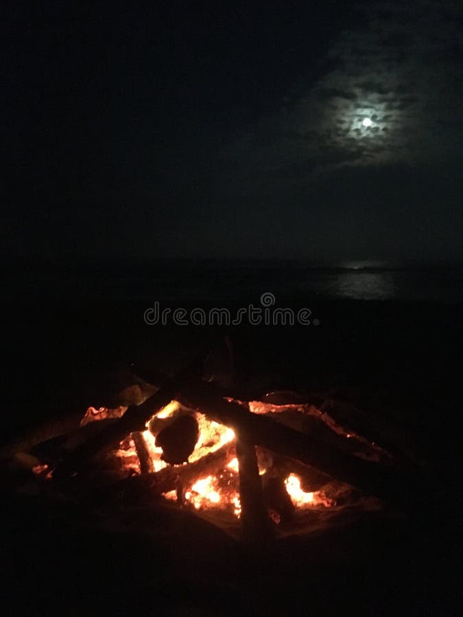 Fire on Beach during Full Moon Rising on Kauai Island, Hawaii. Stock ...