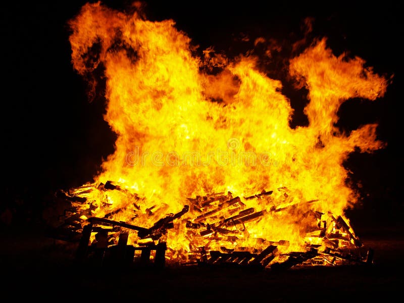 Fire blaze in bonfire stock image. Image of blaze, orange - 23772875