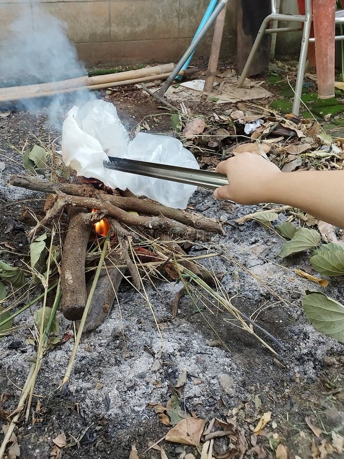 Fire Burning Pile of Garbage. Concept, Incineration of Household Waste ...