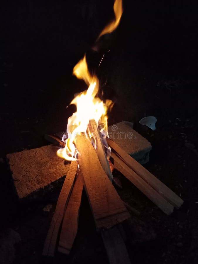 Fire that burns at night stock image. Image of light - 227803003