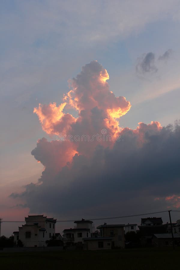 The Fire Cloud is a Breathtaking Atmospheric Phenomenon with Its ...