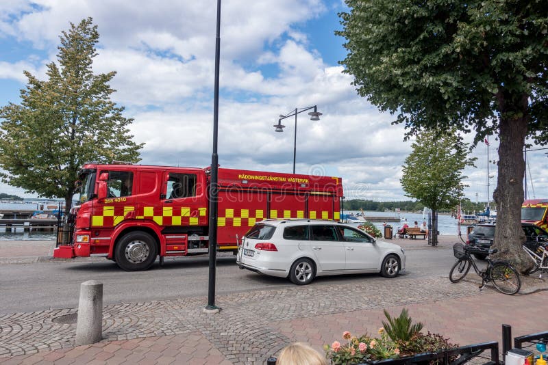 Fire department editorial photography. Image of boat - 98911427