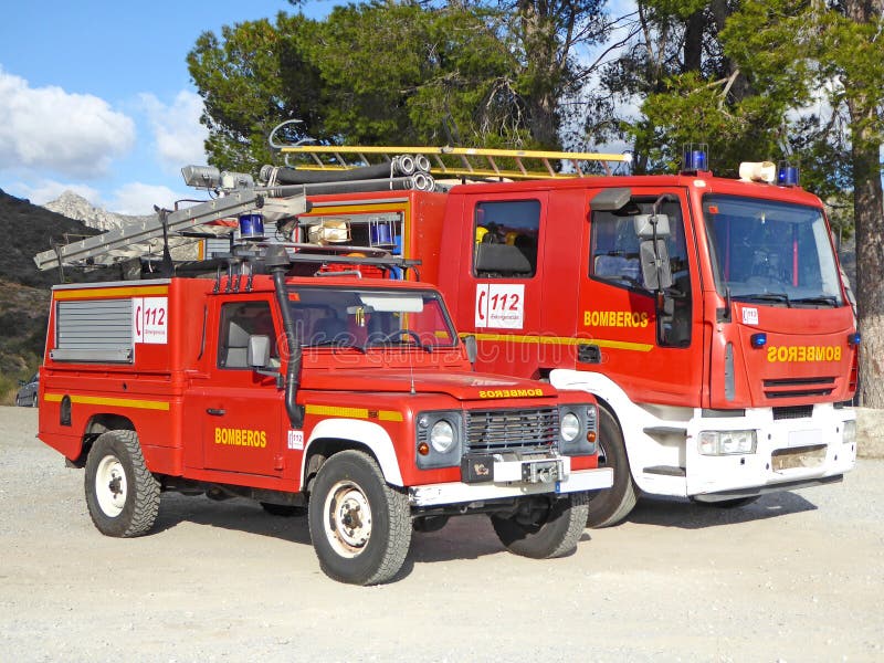 Fire engine editorial photo. Image of fireman, grill - 22918166