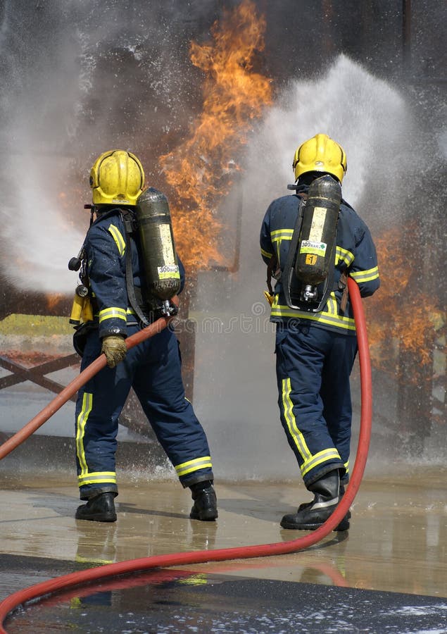Fire-fighters in BA Fighting Fire Editorial Image - Image of fuel ...