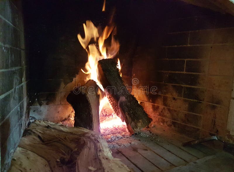 1,378 Big Log Fire Stock Photos - Free & Royalty-Free Stock Photos from ...