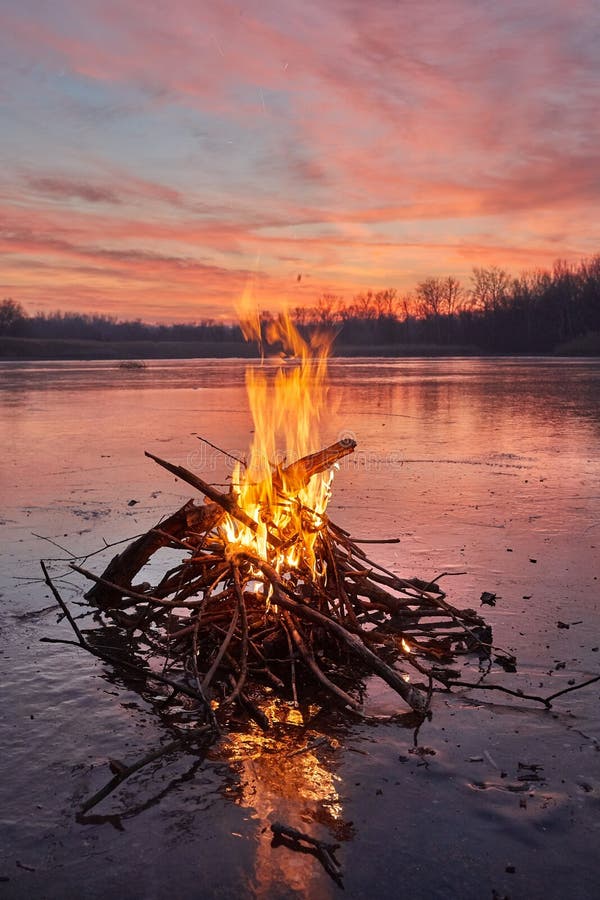 Campfire in winter stock photo. Image of frozen, broil - 81867250