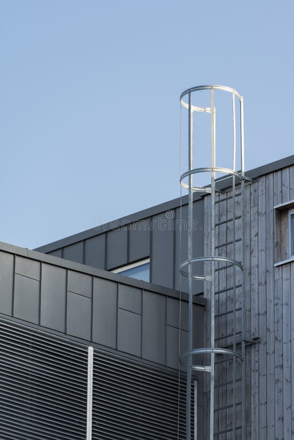 Fire ladder to the roof stock image. Image of escape - 39408259