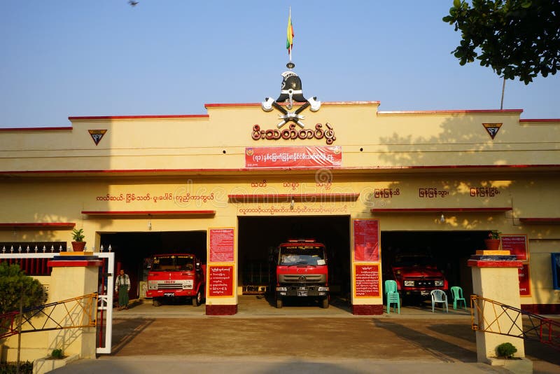 Fire station editorial image. Image of facade, truck - 90924080