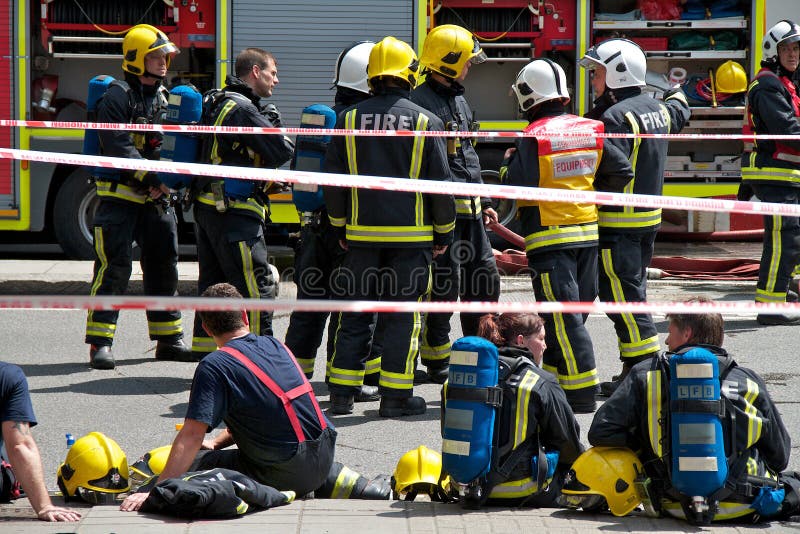 Firefighters briefing editorial photo. Image of bodywork - 28159866
