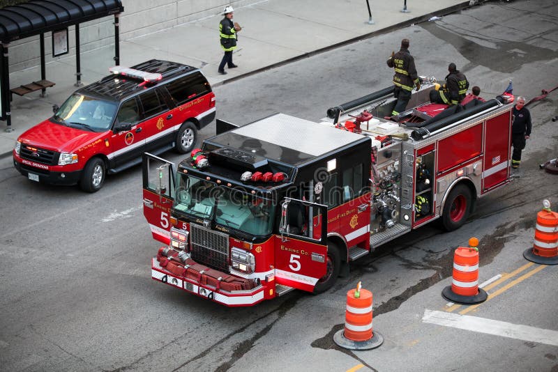 Fire Truck Response - Chicago, Illinois Editorial Image - Image of ...