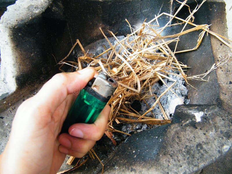Fire Using Dry Straw As Fuel Stock Image - Image of burns, light: 93878151